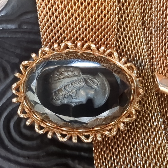 Vintage | Accessories | Vintage Intaglio Hemitate Cameo Gold Mesh Belt ...